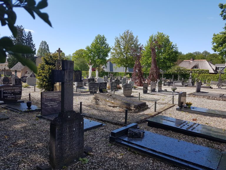 Katholieke begraafplaats Brummen - Gerritsen grafmonumenten