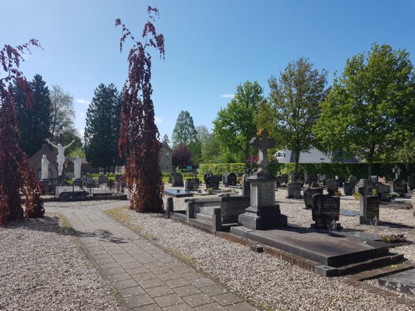 Katholieke begraafplaats Brummen - Gerritsen grafmonumenten